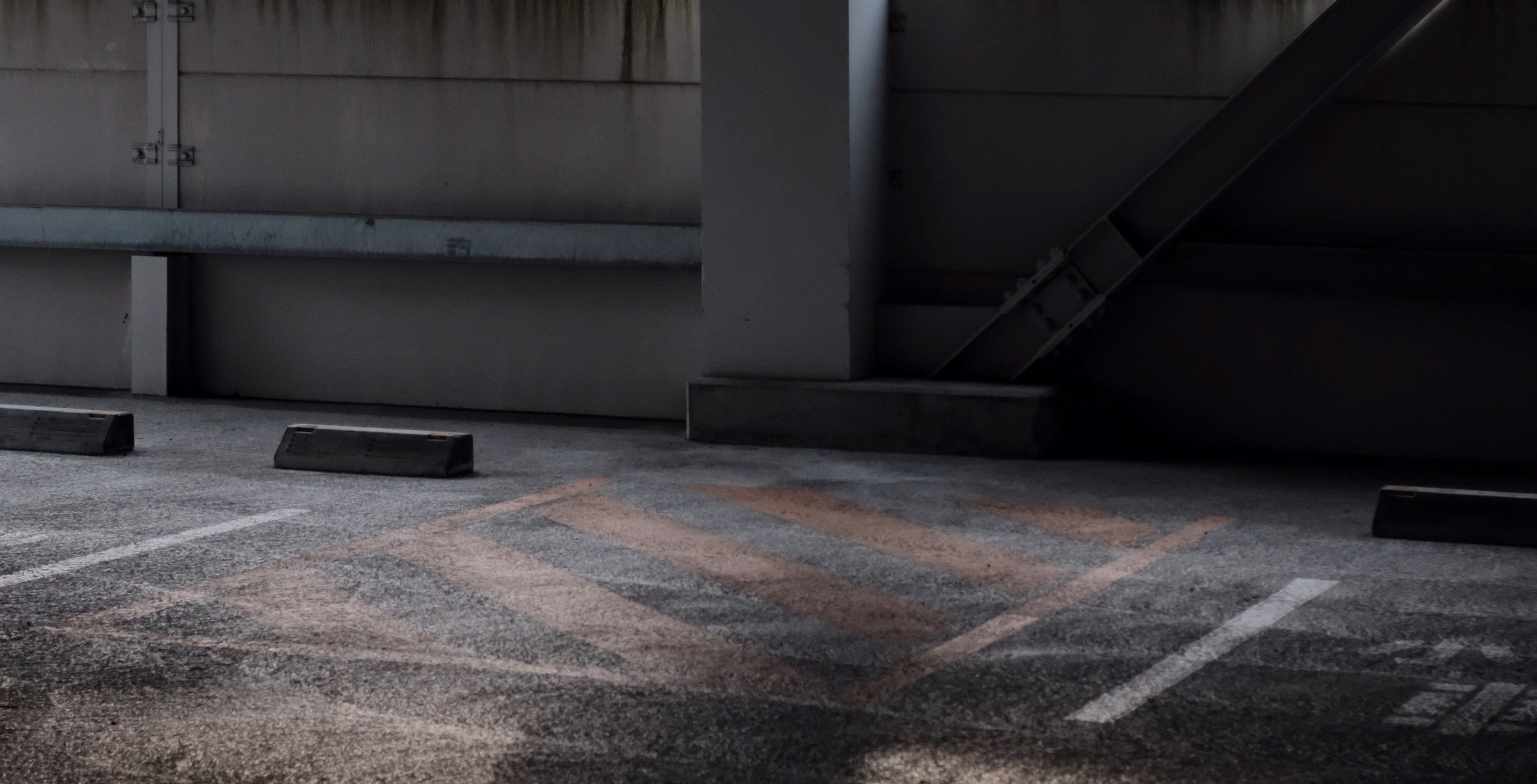 Tips to Repair Cracks and Pitting in Concrete Garage Floors - Onfloor